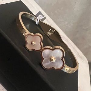 Atterri | Jewelry | Atterri Clover Bracelet | Poshmark